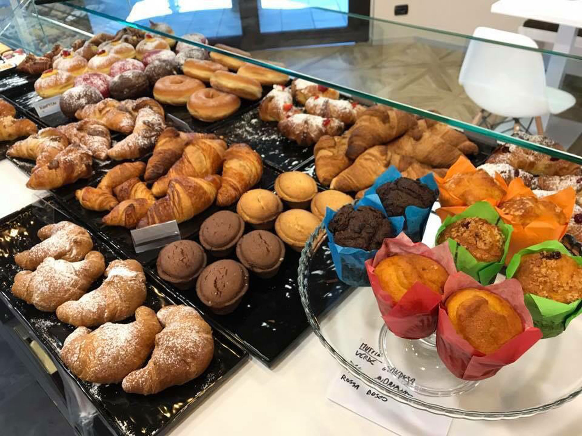 Arredamento bar gelateria a Milano moderno - GM Arredamenti